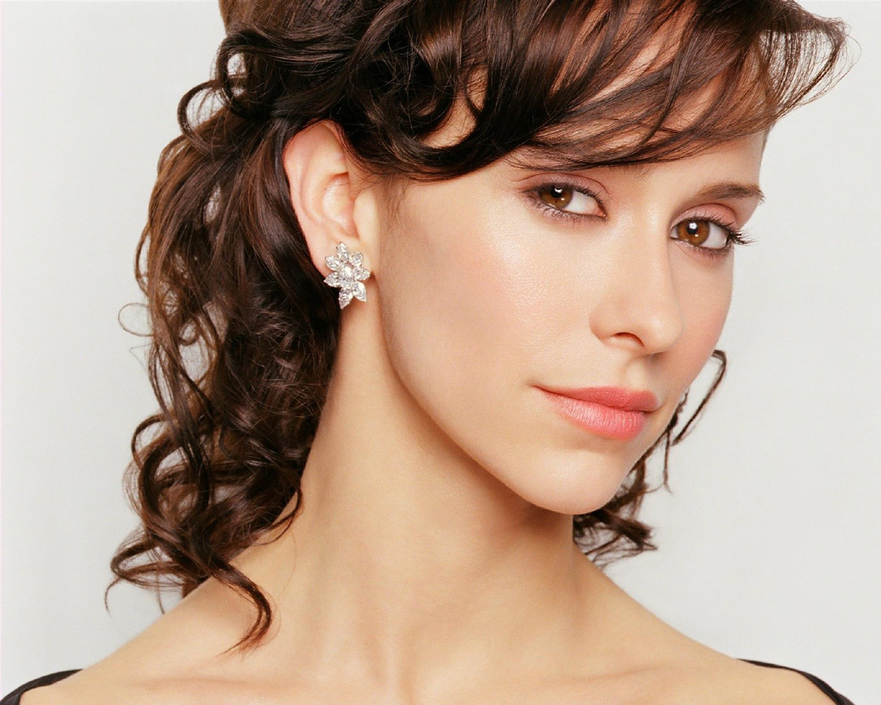 Jennifer Love Hewitt with Blue Eyes